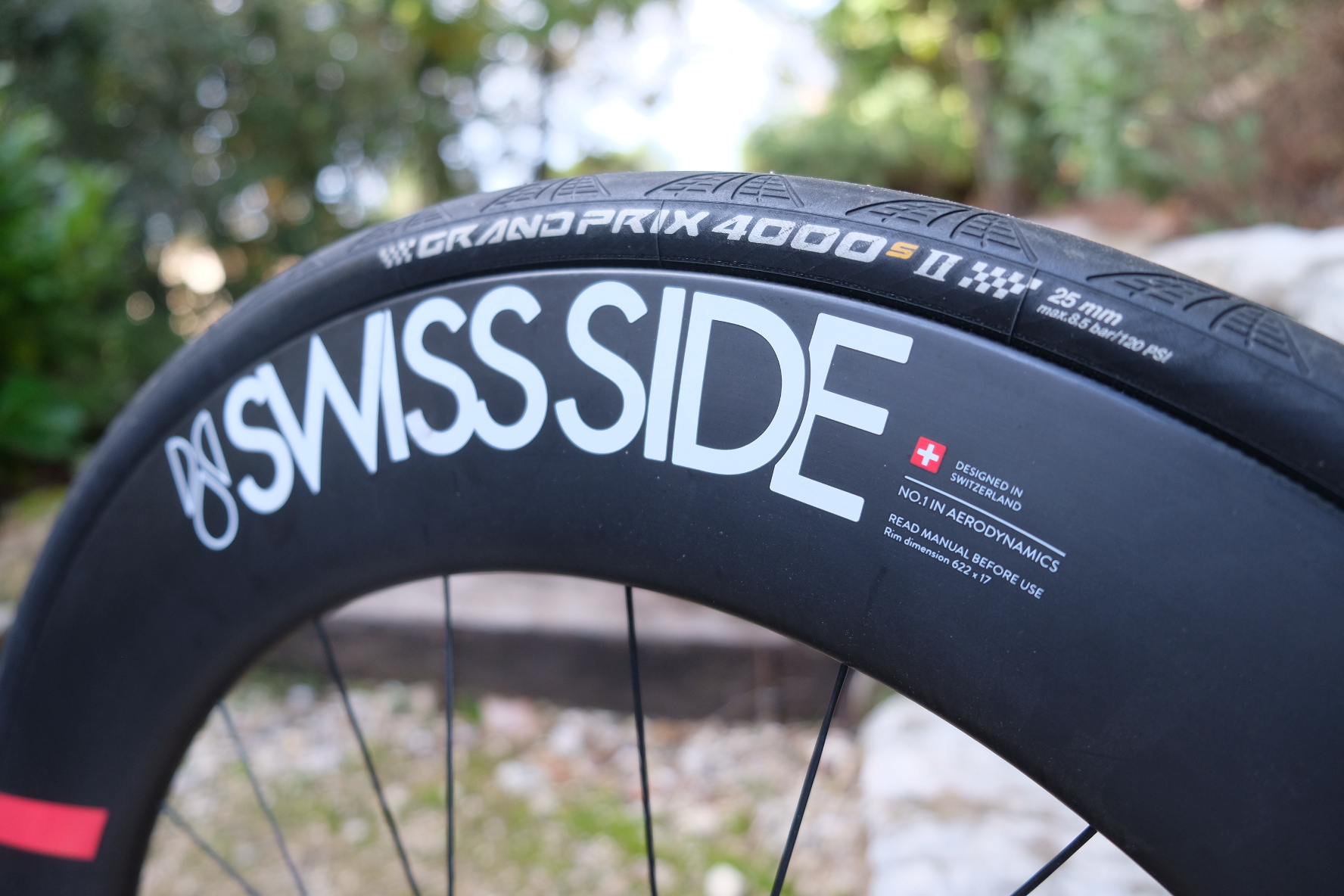 SWISS SIDE : HADRON ULTIMATE 800 DISC | Trimax Magazine