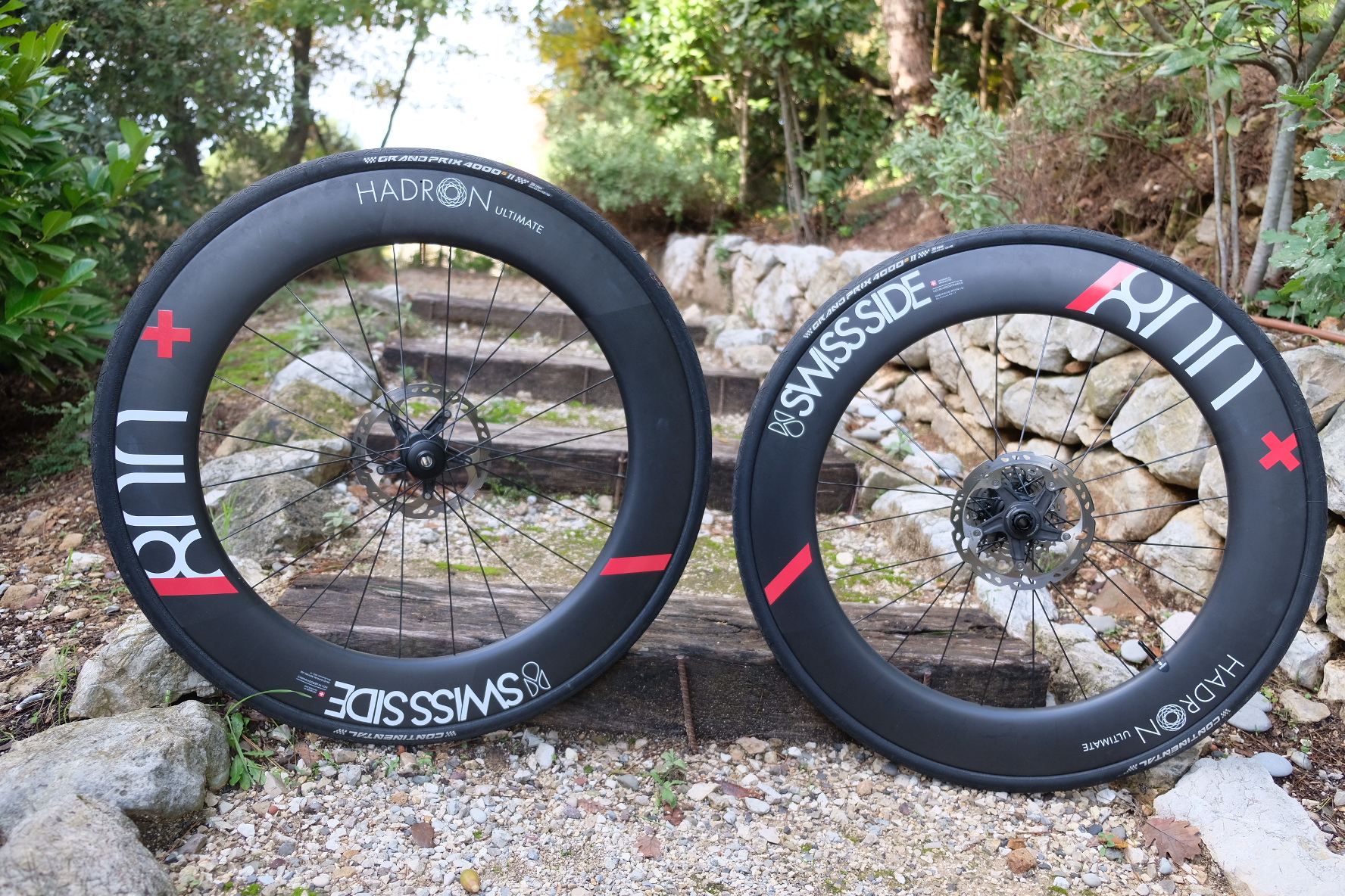 SWISS SIDE : HADRON ULTIMATE 800 DISC | Trimax Magazine